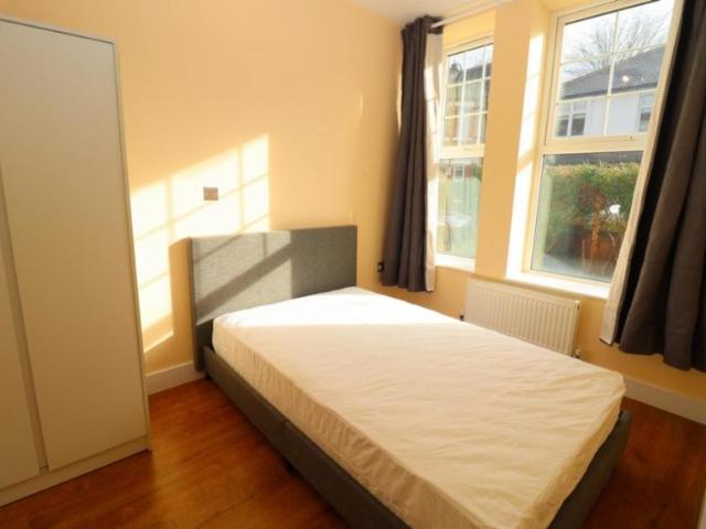 7 Bedroom Shared Living/roommate London London 90563740