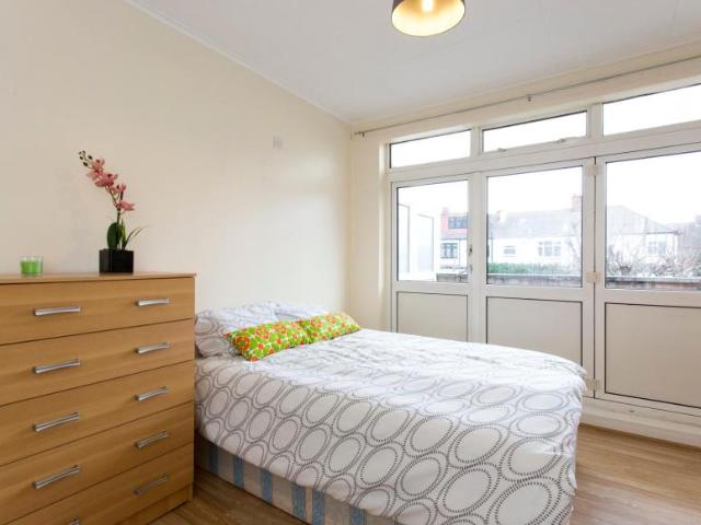 7 Bedroom Shared Living/roommate London London LS90562697