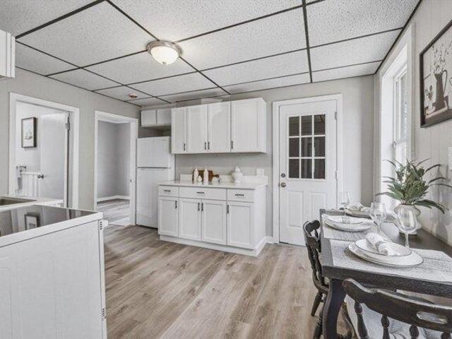 7 bedroom, Springfield MA 01108 104851746