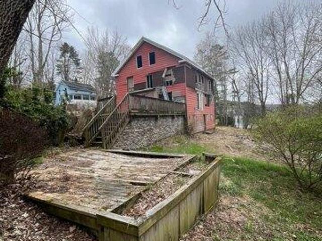 7 bedroom, Stafford CT 06076 104607731