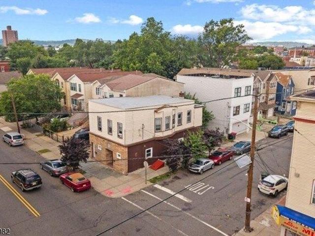 7 bedroom, Paterson NJ 07514 102584689