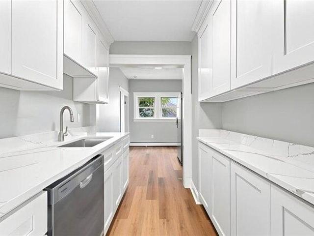 7 bedroom, Pawtucket RI 02860 105095505