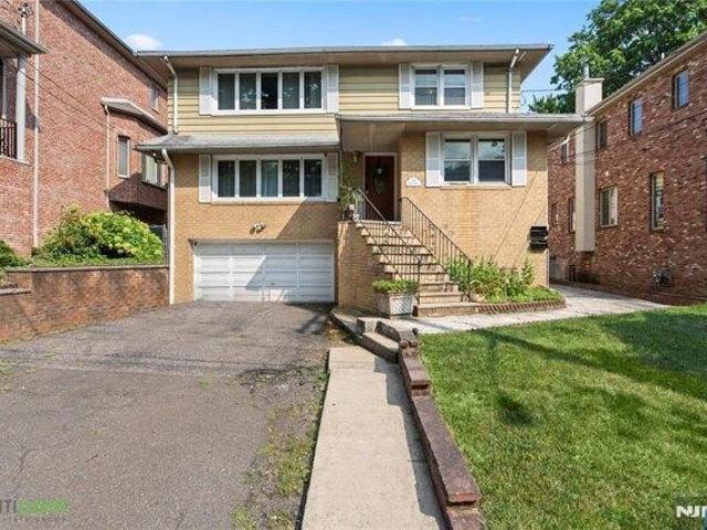 7 bedroom, Palisades Park NJ 07650 LS101799476