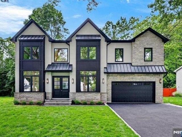 7 bedroom, Paramus NJ 07652 104835378