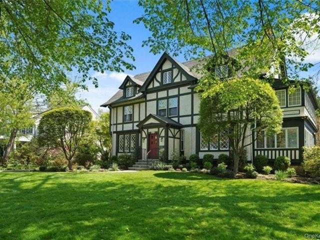 7 bedroom, Pelham NY 10803 LS102563443
