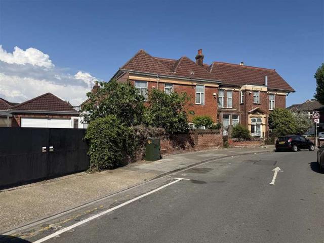 7 Bedroom Property