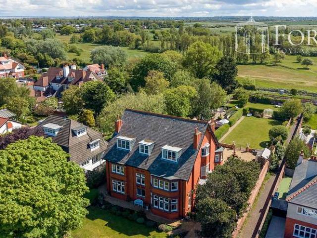 7 Bedroom Property