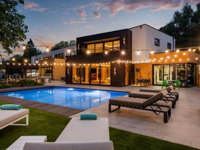 7 Bedroom Property