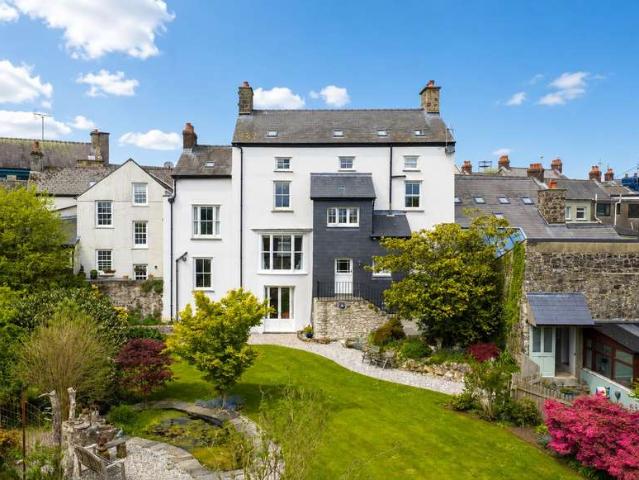 7 Bedroom Property