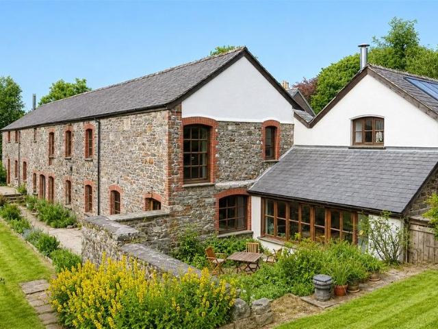 7 bedroom property for sale