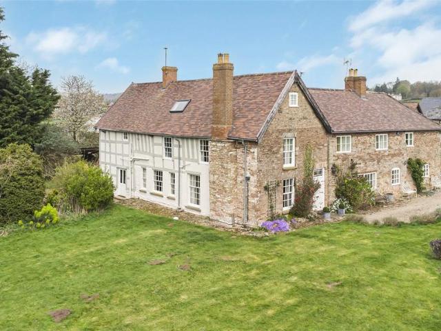 7 bedroom property with land for sale