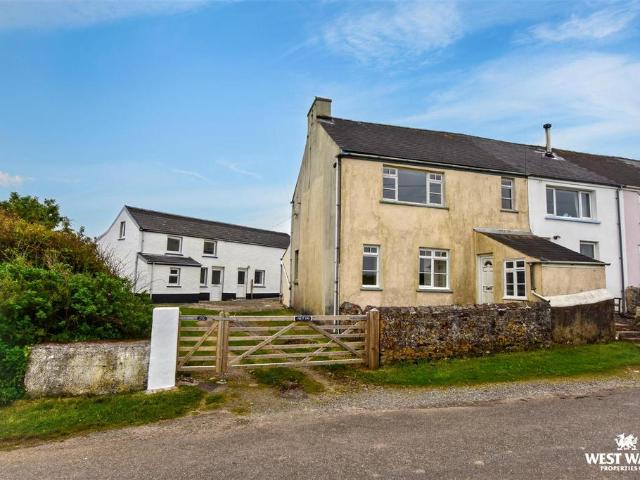 7 bedroom property with land for sale