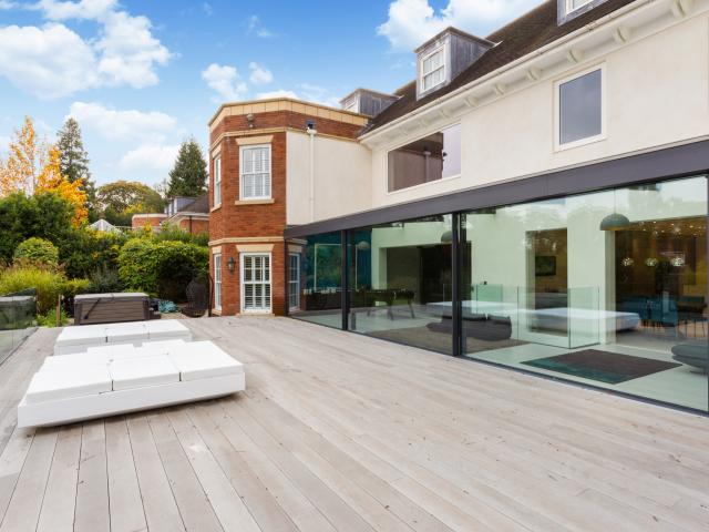 7 bedroom property to let in Queens Drive, Oxshott, Leatherhead, Surrey, KT22 £30,000 pcm