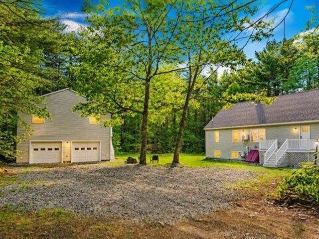 7 bedroom, Raymond ME 04071 103072248