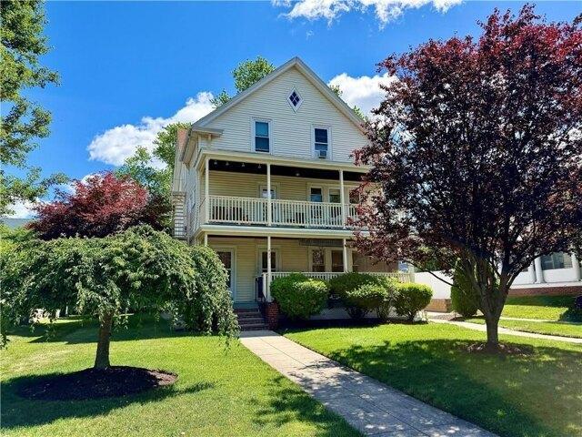 7 bedroom, Woonsocket RI 02895 104608114