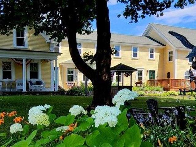 7 bedroom, Wells ME 04090 104757264