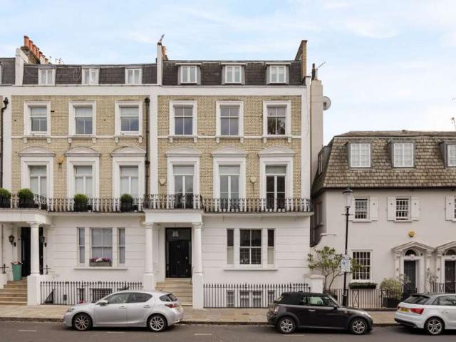7 Bedroom Town House