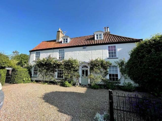 7 Bedroom Town House