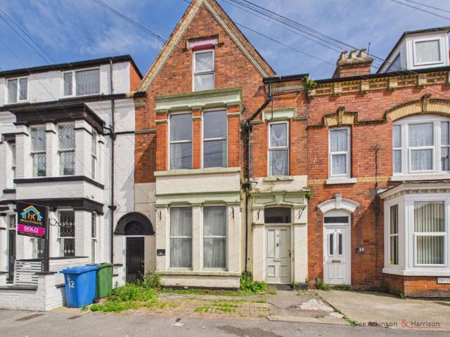 7 Bedroom Terraced House