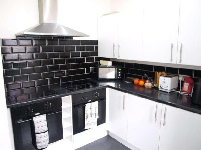 7 Bedroom Terraced House
