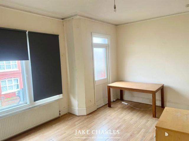 7 Bedroom Terraced House