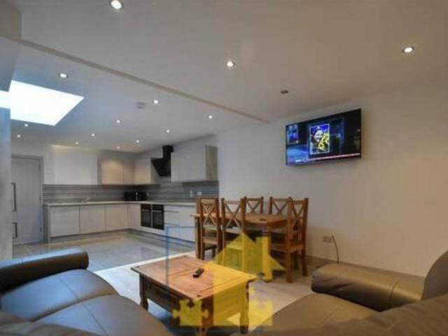 7 bedroom terraced house for rent in 2023 2024 ACADEMIC YEAR Stunning 7 Bedroom Ensuite on Heeley R