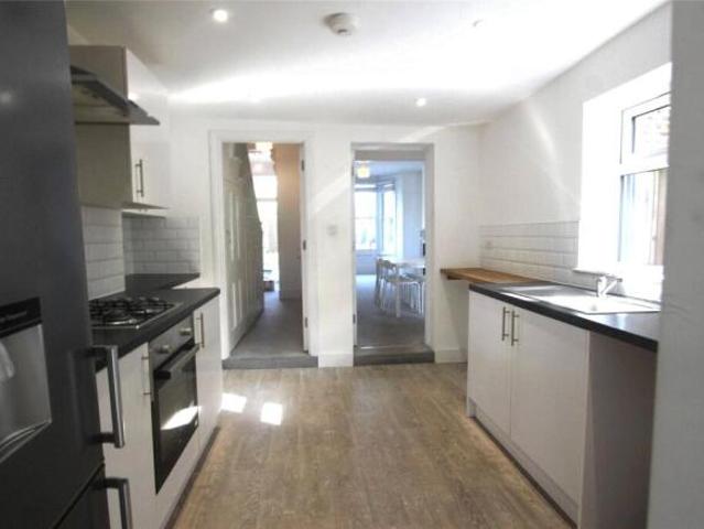 7 bedroom terraced house for rent in Catford Hill, London, SE6