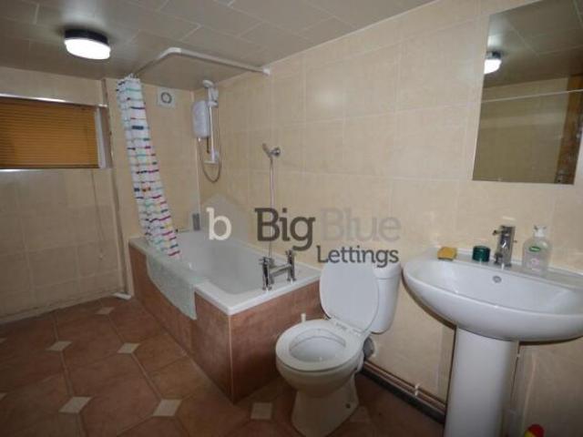 7 bedroom terraced house for rent in Brudenell Road, Hyde Park, Prime Location!,LS6