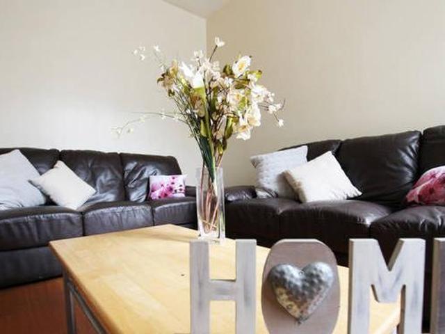 7 bedroom terraced house for rent in Gascoyne Street M14