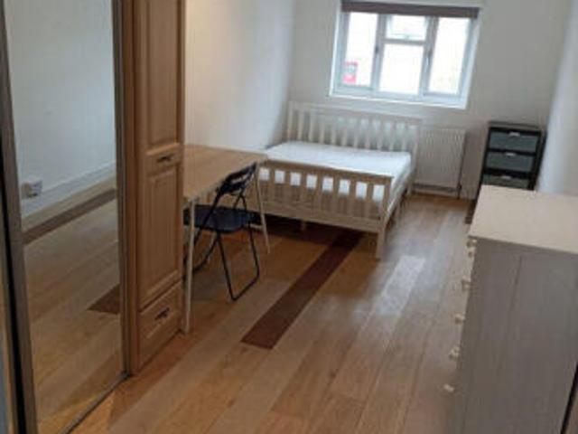 7 bedroom terraced house for rent in George Crescent, LONDON, N10