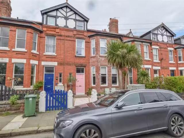 7 bedroom terraced house for rent in Dunraven Road, West Kirby.