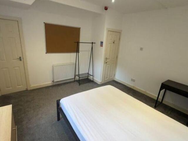 7 bedroom terraced house for rent in Ebberston Terrace, Hyde Park, Leeds, LS6 1AU, LS6