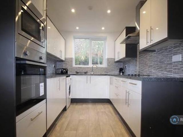 7 bedroom terraced house for rent in Fawcett Road Southsea PO4