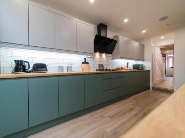 7 bedroom terraced house for rent in Flora Street, Cathays, CF24