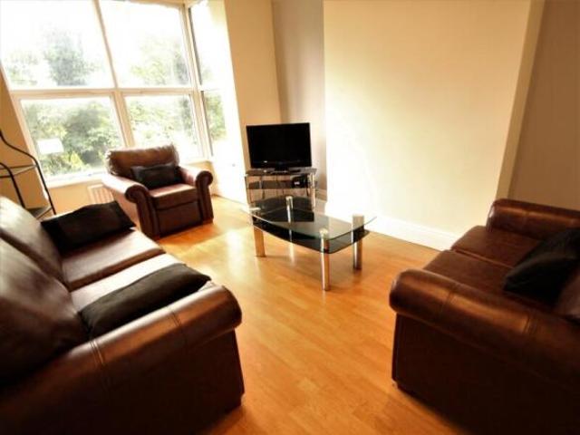 7 bedroom terraced house for rent in High Cliffe, Burley, Leeds, LS4