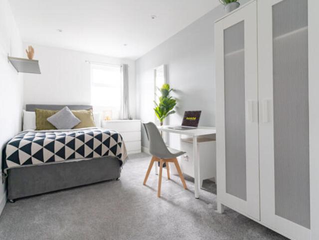 7 bedroom terraced house for rent in Hudson Road, Southsea, PO5