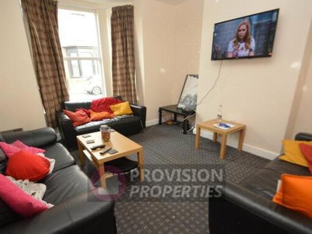 7 Bedroom Terraced House For Rent In Hyde Park, Leeds