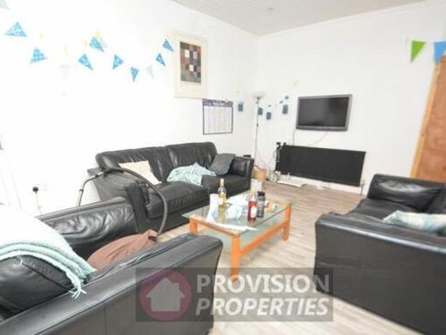 7 Bedroom Terraced House For Rent In Hyde Park, Leeds