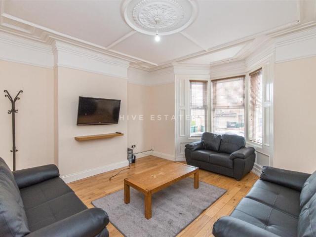 7 bedroom terraced house for rent in Osborne Avenue, Jesmond, Newcastle Upon Tyne, NE2