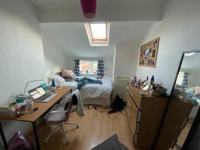 7 bedroom terraced house for rent in Manor Drive, Leeds, West Yorkshire, LS6