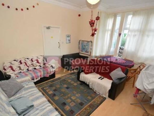 7 bedroom terraced house for rent in Manor Terrace Hyde Park Leeds LS6