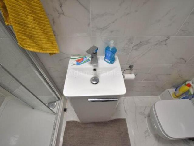 7 bedroom terraced house for rent in Radstock Road, Reading, RG1