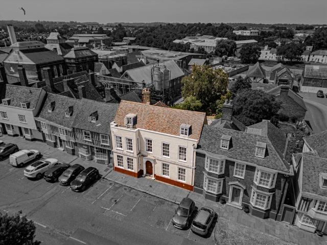 7 bedroom terraced house for sale