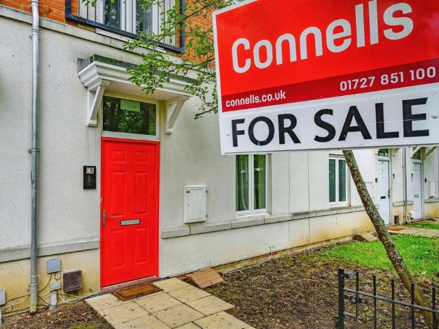 7 bedroom terraced house for sale