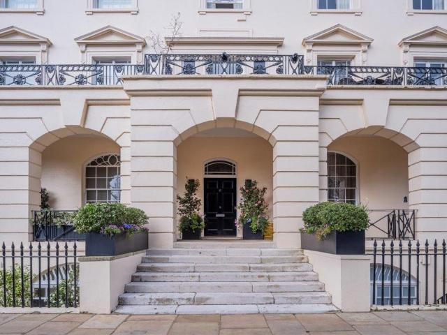 7 bedroom terraced house for sale