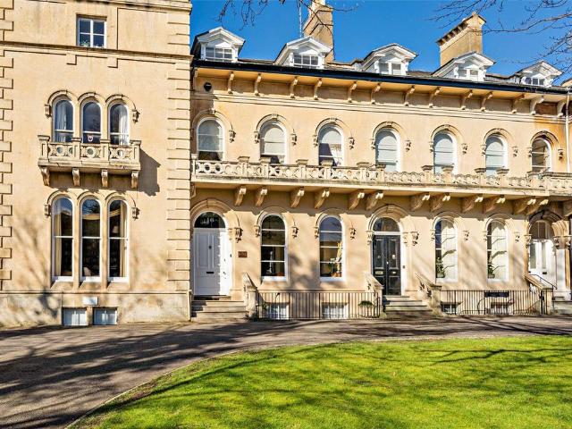 7 bedroom terraced house for sale
