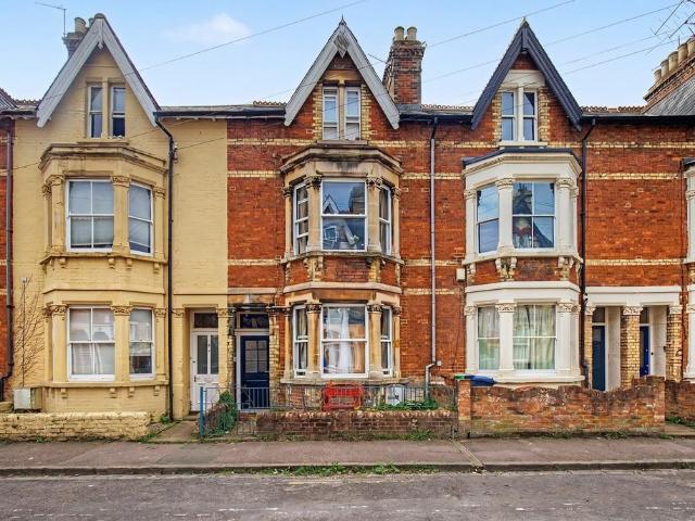 7 bedroom terraced house for sale