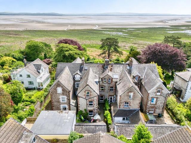 7 bedroom terraced house for sale