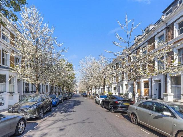 7 bedroom terraced house for sale