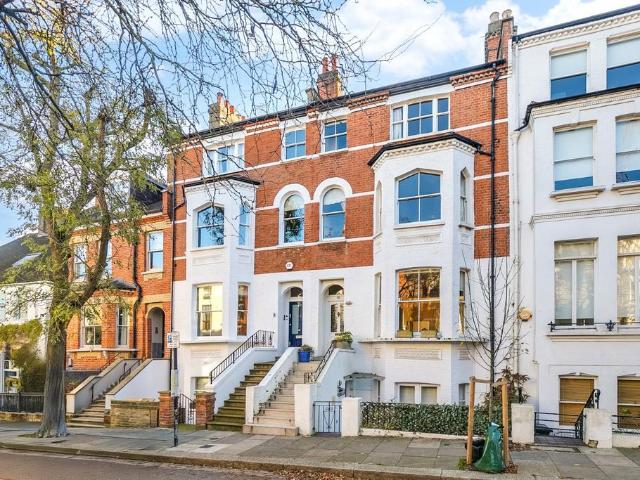 7 bedroom terraced house for sale